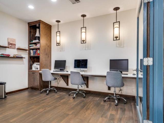 The Essex House 2 Bedroom Apartment for Rent at 3919 Essex Ln, Houston, TX 77027 Greenway Upper Kirby