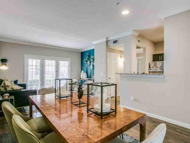 The Essex House 2 Bedroom Apartment for Rent at 3919 Essex Ln, Houston, TX 77027 Greenway Upper Kirby