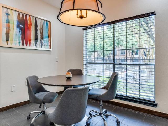 The Essex House 2 Bedroom Apartment for Rent at 3919 Essex Ln, Houston, TX 77027 Greenway Upper Kirby