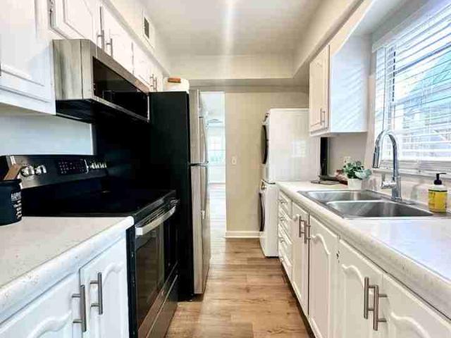 The Eulalie | 1 & 2 Bedroom Apartments in Orlando, FL 1 Bedroom Apartment for Rent at 526 S Eola Dr, Orlando, FL 32801 Lake Cherokee