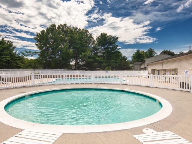 The Everett 1 Bedroom Apartment for Rent at 4356 Garst Mill Rd, Cave Spring, VA 24018 Cave Spring