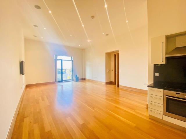 The Exchange, 6 Scarbrook Road. 2 bed flat to rent £1,800 pcm £415 pw