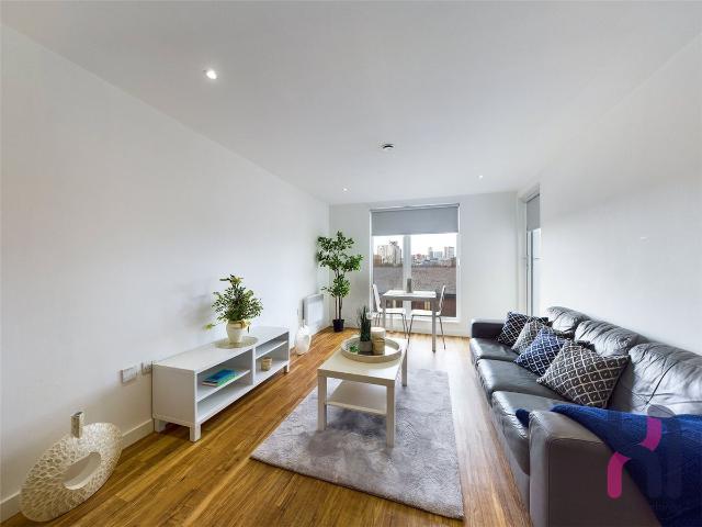 The Exchange, 8 Elmira Way, Salford Quays, Greater Manchester M5, 2 bed flat to rent, £1,250 pcm | PrimeLocation