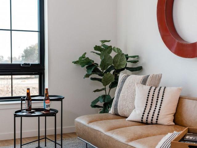 The Foundry 1 Bedroom Apartment for Rent at 998 Riverfront St, West Sacramento, CA 95691 Triangle