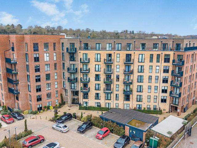 The Foundry, Dacourm Way, Hemel Hempstead HP1, 2 bed flat to rent, £1,700 pcm | PrimeLocation