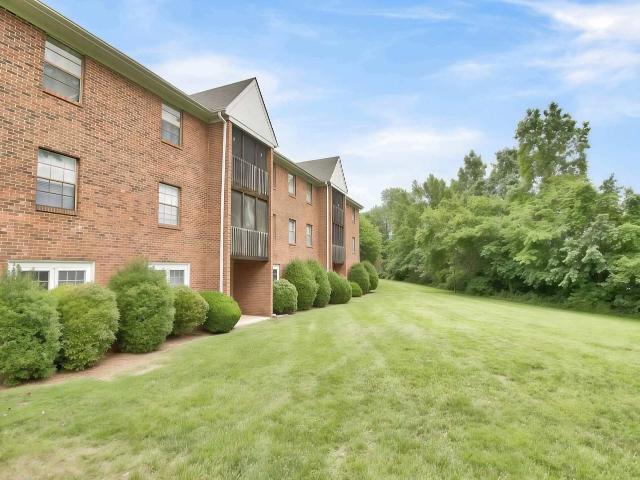 The Forest Apartments 3 Bedroom Apartment for Rent at 402 E Montcastle Dr, Greensboro, NC 27406 Woodlea Lakes