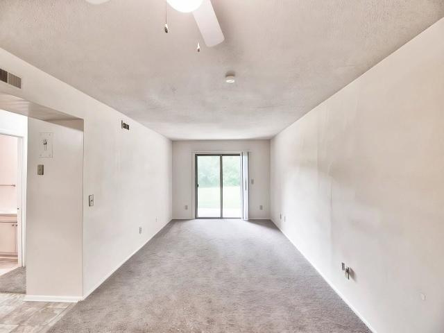 The Forest Apartments 1 Bedroom Apartment for Rent at 402 E Montcastle Dr, Greensboro, NC 27406 Woodlea Lakes