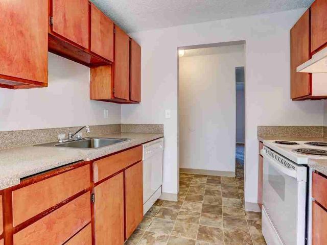 The Forest Retreat LM 563 V 2 Bedroom Apartment for Rent at 2615 Se 111th Ave, Portland, OR 97266 Powellhurst Gilbert