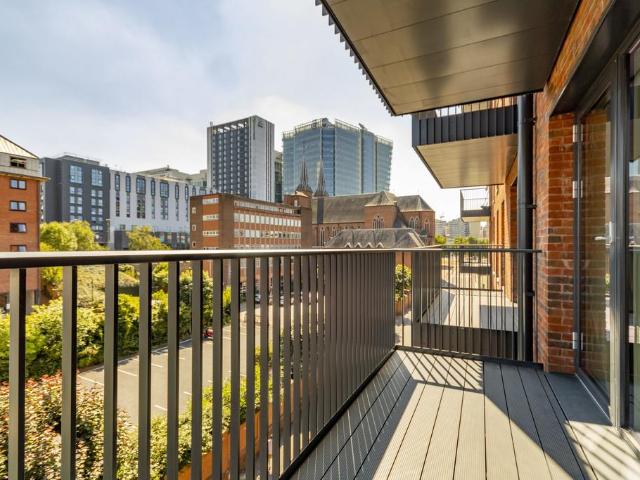 The Fazeley, Snow Hill Wharf. 2 bed apartment to rent £1,450 pcm £335 pw