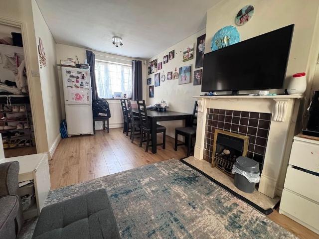 The Fairway, Abbots Langley