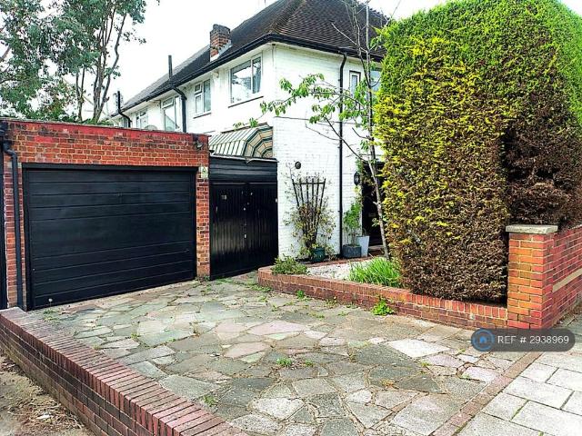 The Fairway, London, NW7 2 bed end of terrace house to rent £1,950 pcm £450 pw