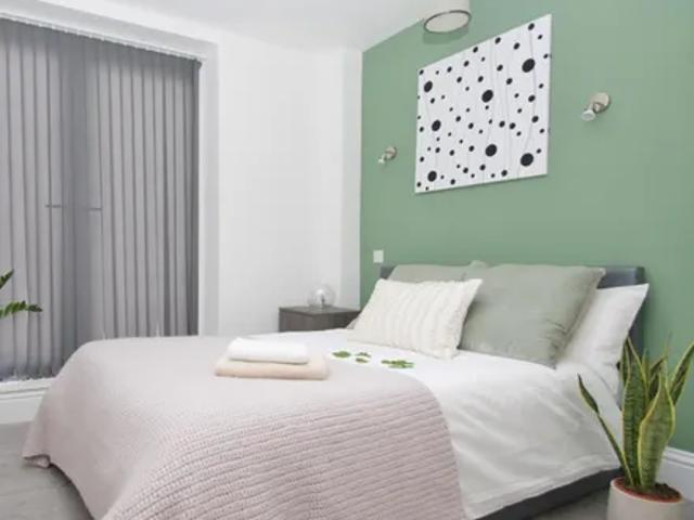 The Fairway, Old Oak Common Lane, London, W3 7DN, United Kingdom | Room for rent #155190380 | Rentberry
