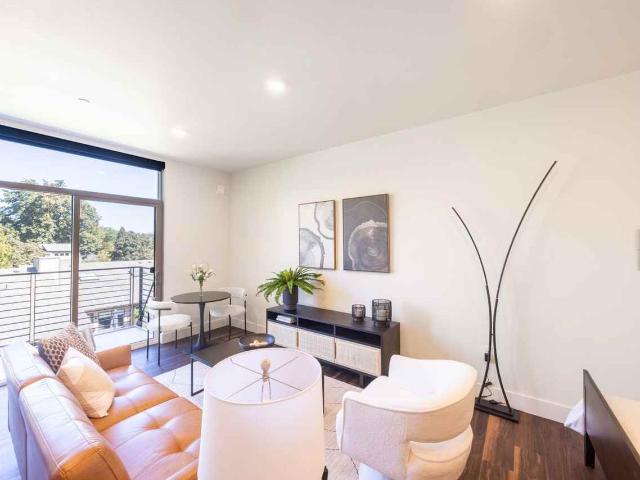 The Fairway Studio Apartment for Rent at 185 Fairway Loop, Eugene, OR 97401 Cal Young
