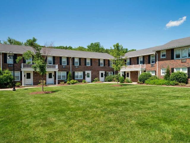 The Fairways 1 Bedroom Apartment for Rent at 200A E Mountain St, Worcester, MA 01606 Burncoat