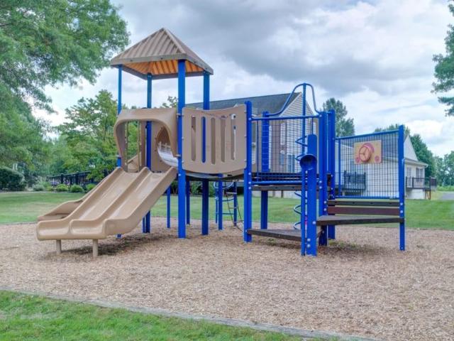 The Fairways Apartments and Townhomes 3 Bedroom Apartment for Rent at 100 1st Montgomery Blvd, Thorndale, PA 19372