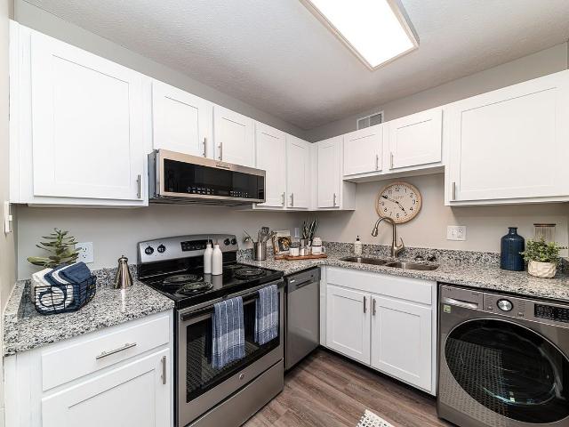 The Fairways at Valle Vista 1 Bedroom Apartment for Rent at 610 Paradise Ct, Greenwood, IN 46143