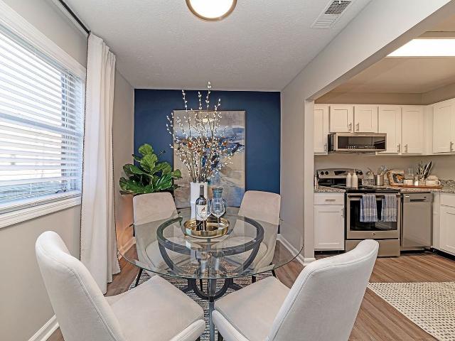 The Fairways at Valle Vista 2 Bedroom Apartment for Rent at 610 Paradise Ct, Greenwood, IN 46143