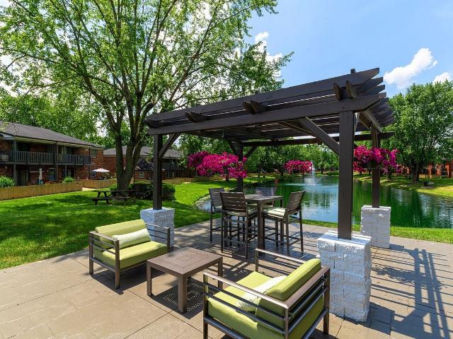 The Fairways at Valle Vista 2 Bedroom Apartment for Rent at 610 Paradise Ct, Greenwood, IN 46143