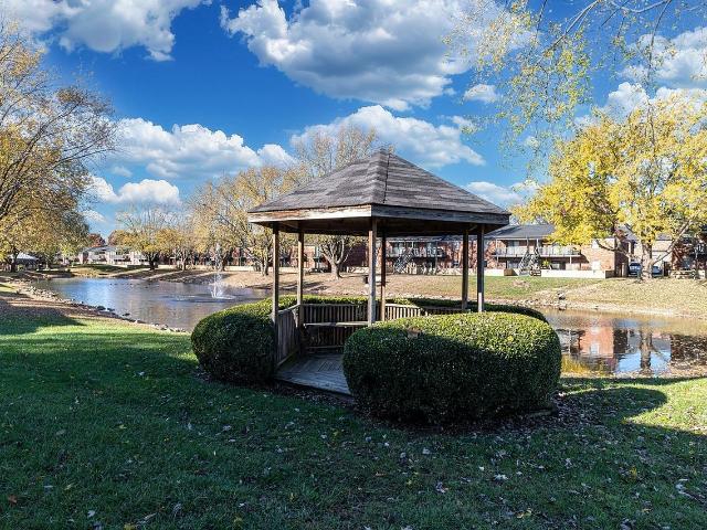 The Fairways at Valle Vista 2 Bedroom Apartment for Rent at 610 Paradise Ct, Greenwood, IN 46143