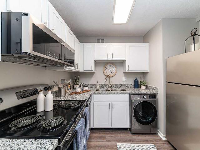 The Fairways at Valle Vista 2 Bedroom Apartment for Rent at 610 Paradise Ct, Greenwood, IN 46143
