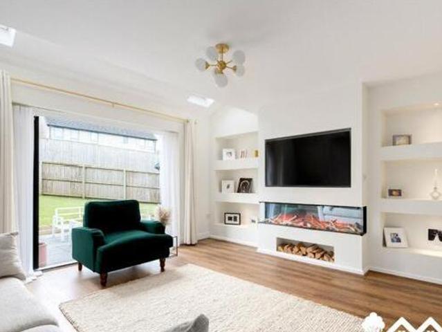 The Fallows, Greenhills, 4 Bedroom Detached