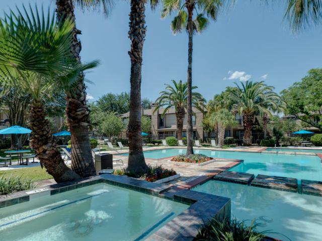 The Falls at Clear Lake 2 Bedroom Apartment for Rent at 801 E Nasa Pkwy, Houston, TX 77598 Clear Lake