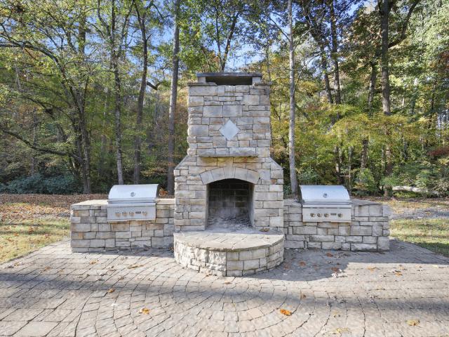 The Falls at Sope Creek Apartments 2 Bedroom Apartment for Rent at 1950 Roswell Rd, Marietta, GA 30068