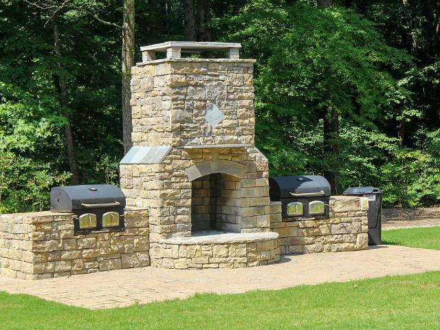 The Falls at Sope Creek Apartments 3 Bedroom Apartment for Rent at 1950 Roswell Rd, Marietta, GA 30068