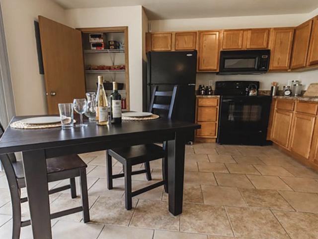 The Falls of Columbia 3 Bedroom Apartment for Rent at 136 E Old Plank Rd, Columbia, MO 65203