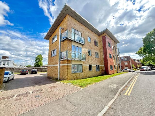 The Farrows, Maidstone ME15, 2 bed flat to rent, £1,300 pcm | PrimeLocation