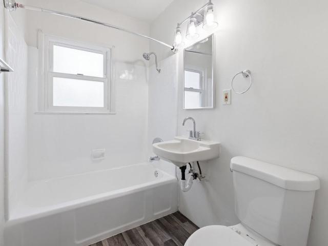 The Felix 1 Bedroom Apartment for Rent at 3211 E 2nd St, Long Beach, CA 90803 Bluff Park