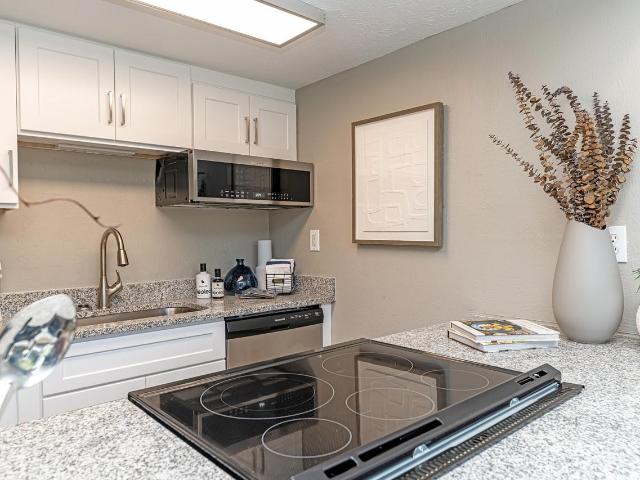 The Fitzgerald 1 Bedroom Apartment for Rent at 8000 Post Oak Pl, Lyndon, KY 40222 Lyndon
