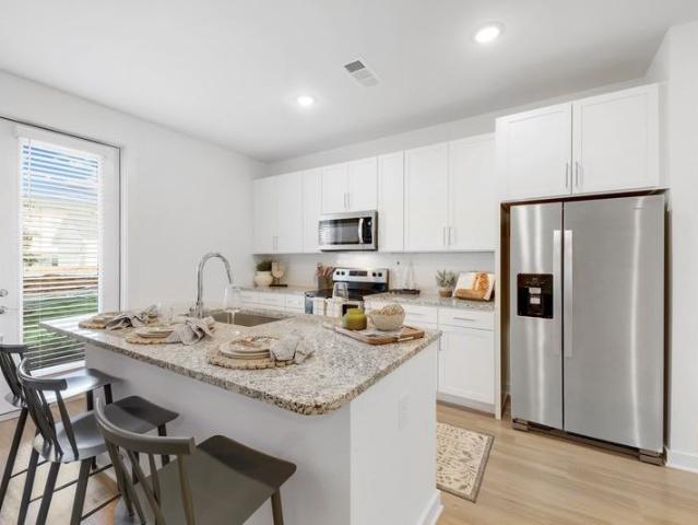The Finch 2 Bedroom Apartment for Rent at 1010 Rosefinch Lndg, Hoschton, GA 30548