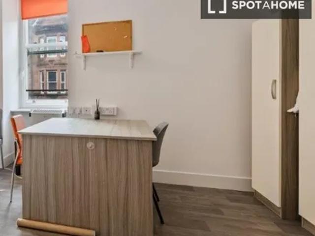 The Fish Plaice, 1 Saltmarket, Laurieston, Glasgow, G1 5PB, United Kingdom | 1 bed apartment for rent #132872470 | Rentberry