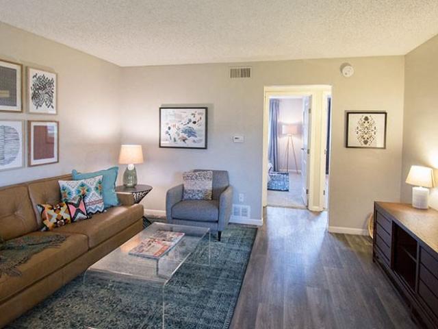 The Flats Apartments 2 Bedroom Apartment for Rent at 3000 University Ave, West Des Moines, IA 50266