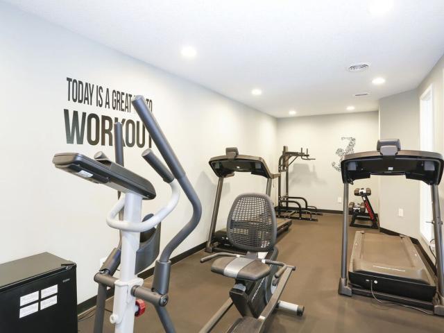 The Flats at Minor Park 1 Bedroom Apartment for Rent at 1201 E 116th Ter, Kansas City, MO 64131 Mission Lake
