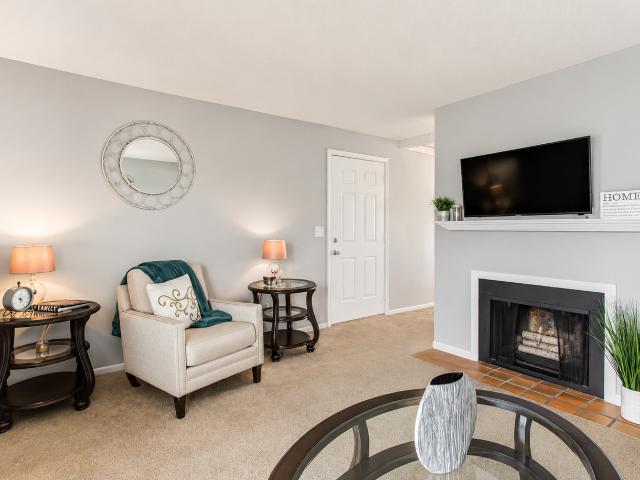 The Flats at Minor Park 2 Bedroom Apartment for Rent at 1201 E 116th Ter, Kansas City, MO 64131 Mission Lake