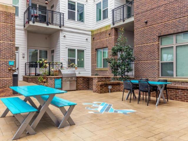The Flats Exchange on Erwin Apartments 2 Bedroom Apartment for Rent at 2610 Erwin Rd, Durham, NC 27705