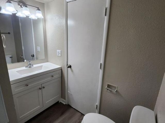 The Flats on 21st Studio Apartment for Rent at 1313 21st St, Des Moines, IA 50311 Carpenter