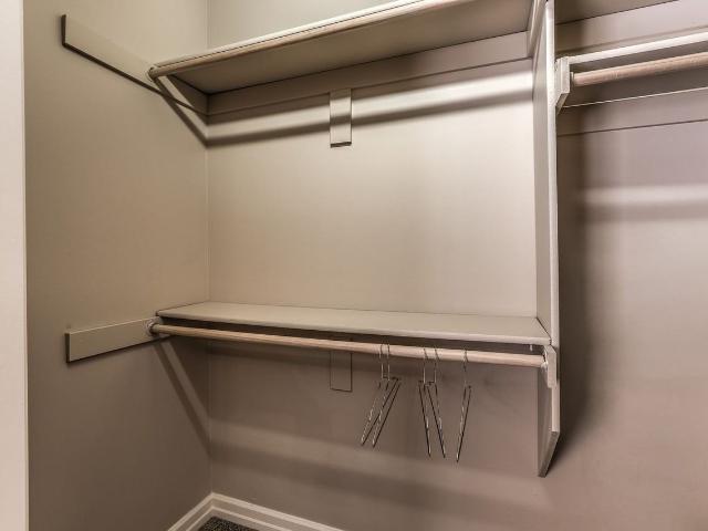The Flats on 41 3 Bedroom Apartment for Rent at 140 N 41st St, Omaha, NE 68131 Joslyn Castle