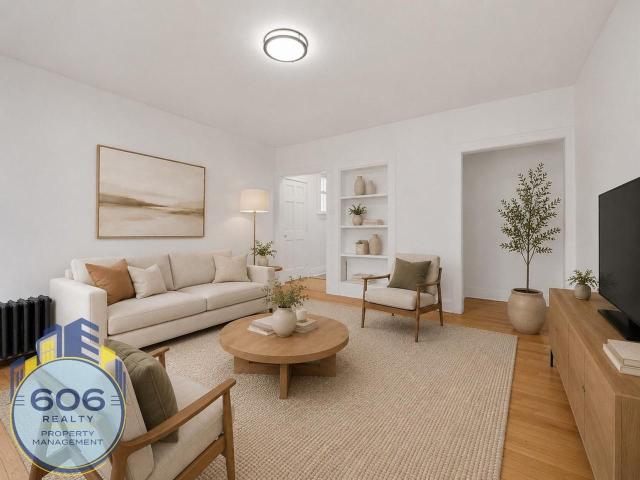 The Flats on Damen 2 Bedroom Apartment for Rent at 7349 N Damen Ave, Chicago, IL 60645 Rogers Park