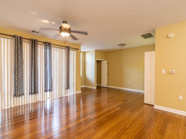 The Flats on Kirkwood 1 Bedroom Apartment for Rent at 425 E Kirkwood Ave, Bloomington, IN 47408 Old Northeast
