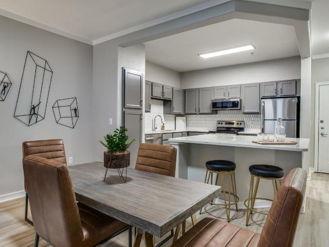 The Franklin at Samuels Ave 3 Bedroom Apartment for Rent at 520 Samuels Ave, Ft Worth, TX 76102