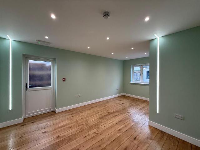 The Frithe, Slough SL2, Room to rent, £1,000 pcm | PrimeLocation
