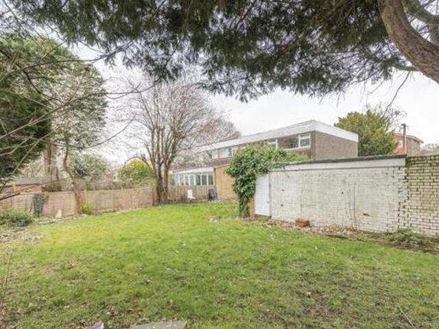 The Knoll, Ealing, 3 Bedroom End