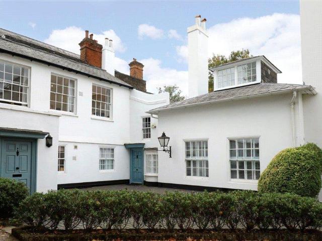 The Keir, 24 West Side Common, SW19 3 bed house to rent £6,900 pcm £1,592 pw