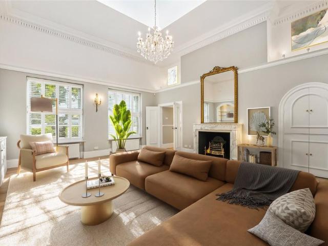 The Keir, 24 West Side Common. 3 bed house to rent £6,900 pcm £1,592 pw