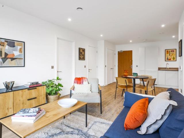 The Kell, Gillingham Gate Road. 1 bed flat to rent £1,430 pcm £330 pw