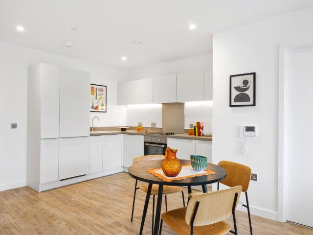 The Kell, Gillingham Gate Road. 2 bed flat to rent £1,510 pcm £348 pw