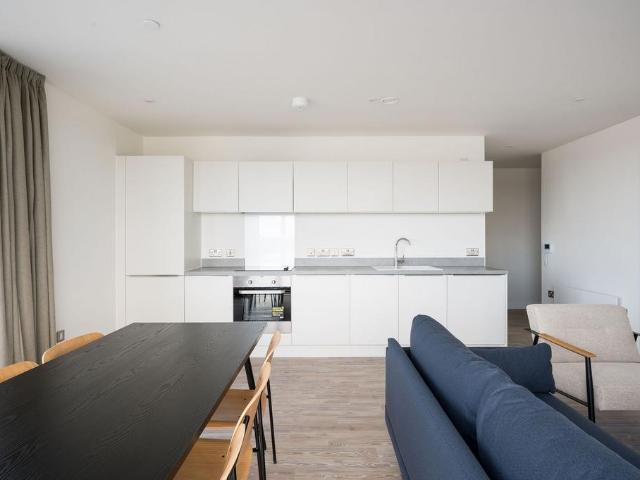 The Kell, Gillingham Gate Road. 3 bed flat to rent £1,835 pcm £423 pw